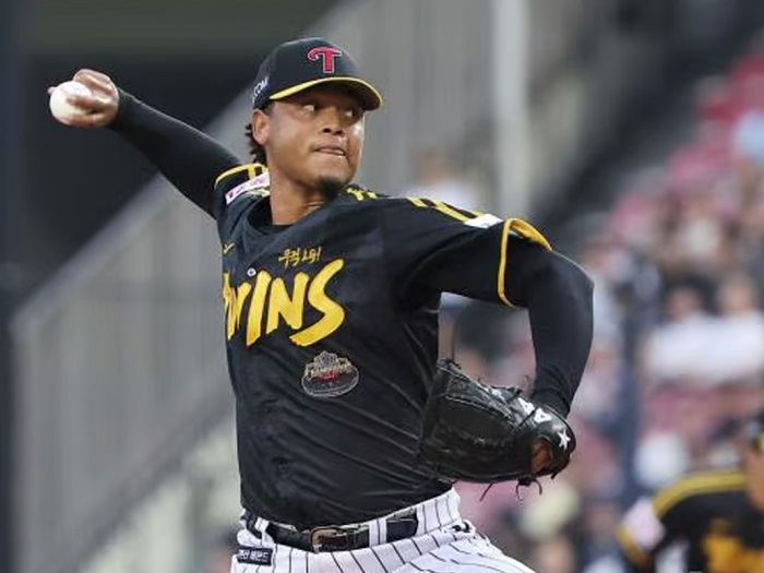 ¡Eliéser Hernández renueva su compromiso con los LG Twins y se prepara ...