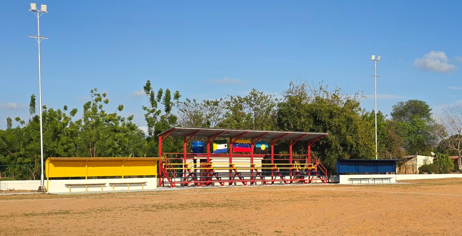 El Estadio Rafael Aponte de Las Parcelas brilla tras su rehabilitación ...