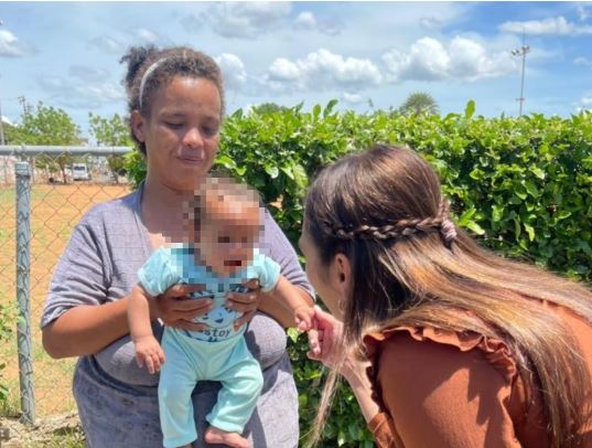 ¡Emotivo regreso! El bebé de Milagro González regresa a casa con su ...