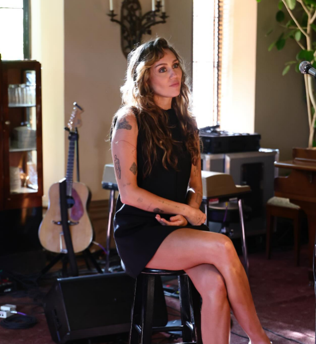 ¡Miley Cyrus desata la emoción en TikTok al revelar su esperadísimo ...