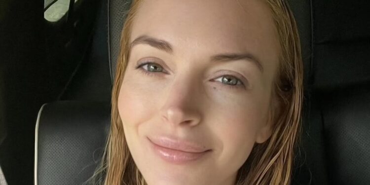 ¡Lindsay Lohan revela su belleza natural en impresionante selfie sin maquillaje y pone fin a los ...