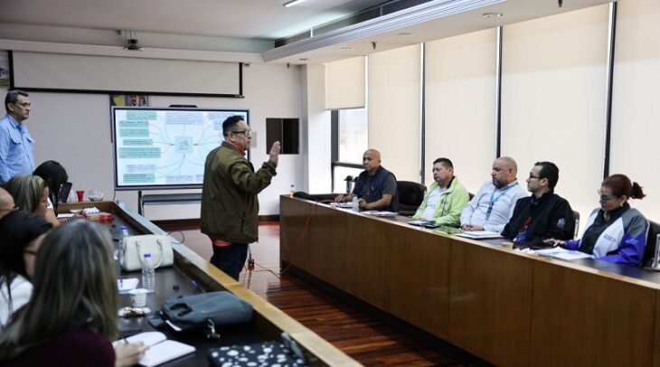 El ámbito científico y la FANB analizan el contexto geopolítico de ...