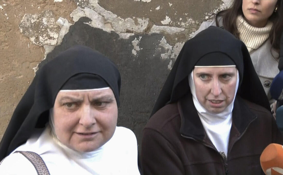 Escándalo en el convento: Monjas expulsadas trafican en línea con obras ...