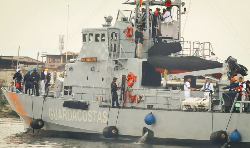 Ecuador recibe lancha guardacostas de EE. UU. para fortalecer su lucha ...